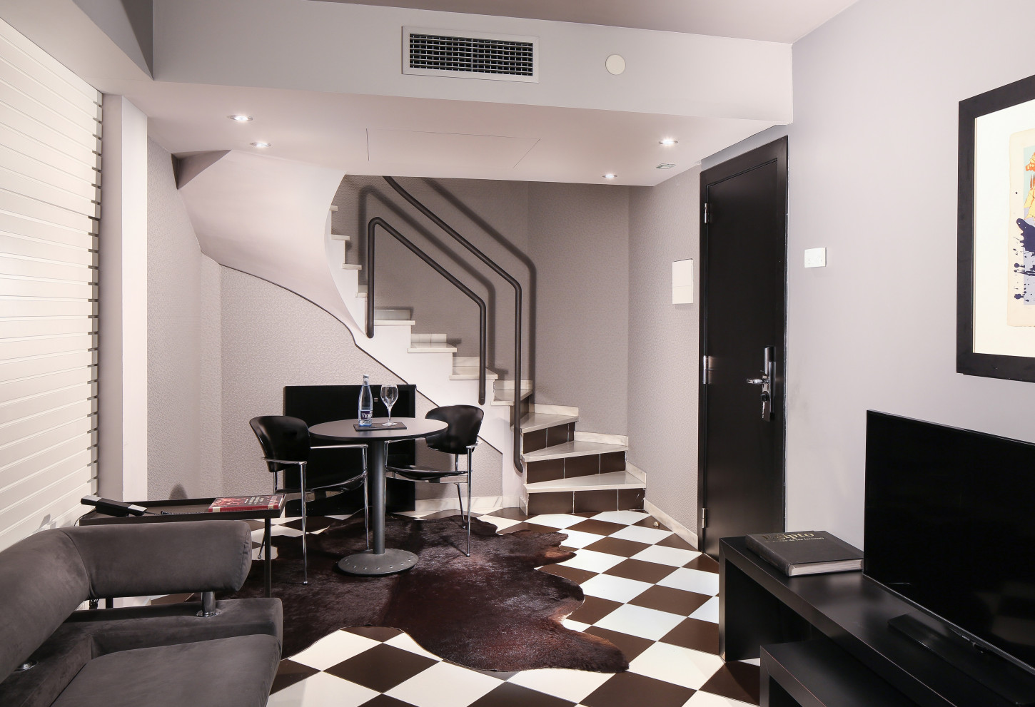 Triple Duplex room at Hotel Gran Derby Suite Barcelona 4* | OFFICIAL ...